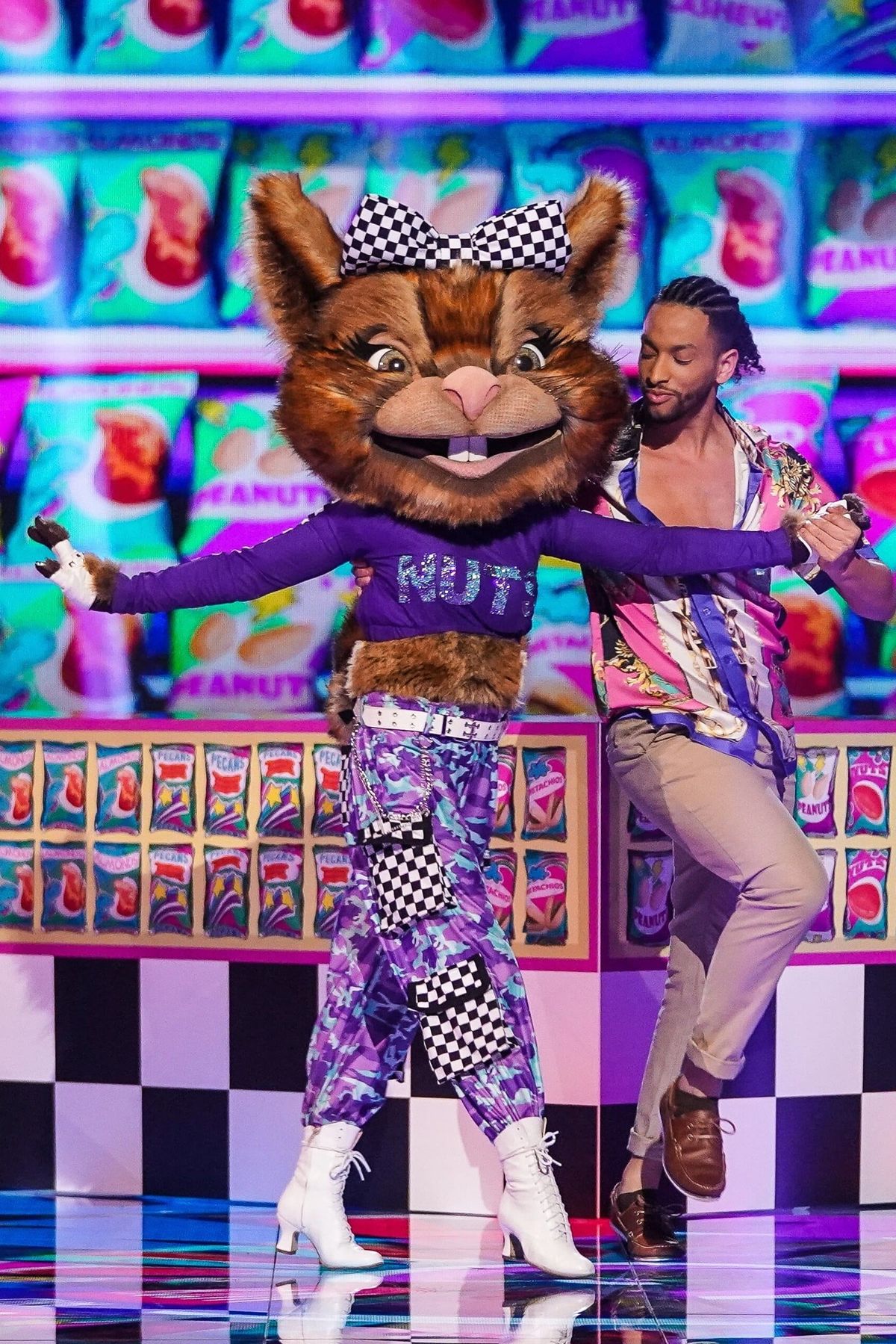 Dance Monsters Serien-Information und Trailer | KinoCheck